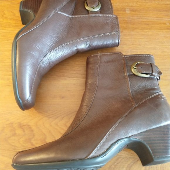 Clarks | Shoes | Clarks Artisan Leather Brown Ankle Boot With Side ...